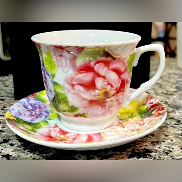 china | Kitchen | Garden Rose Tea Set In Excellent Condition | Poshmark